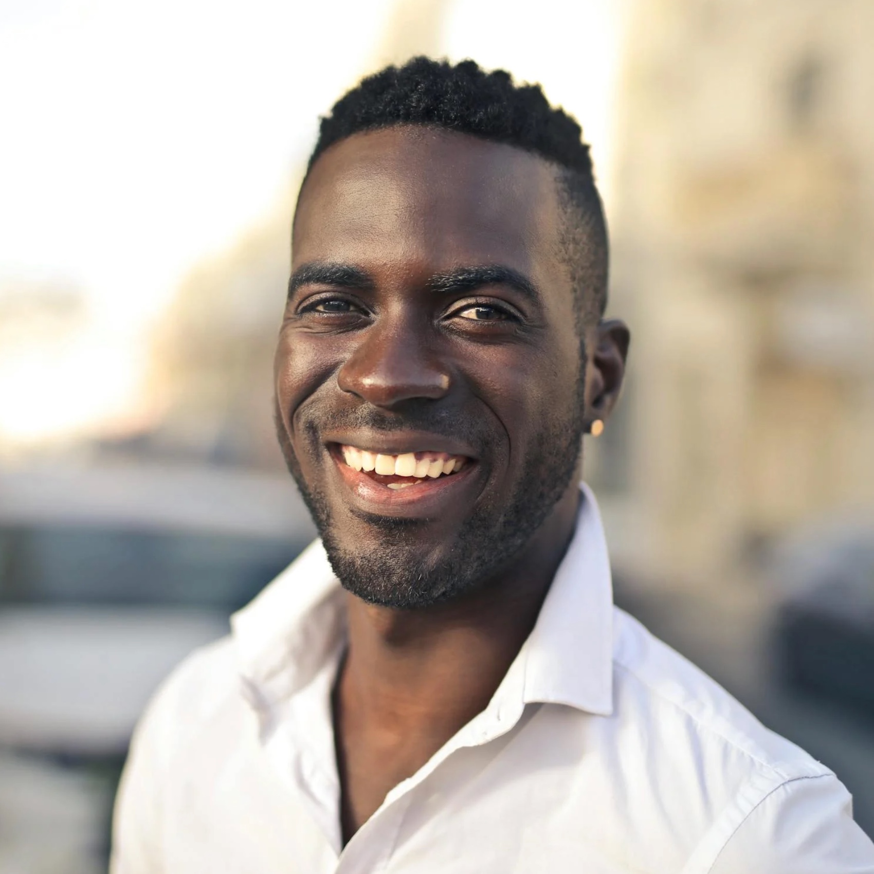 AceFace: #1 LinkedIn & Resume Headshot Generator